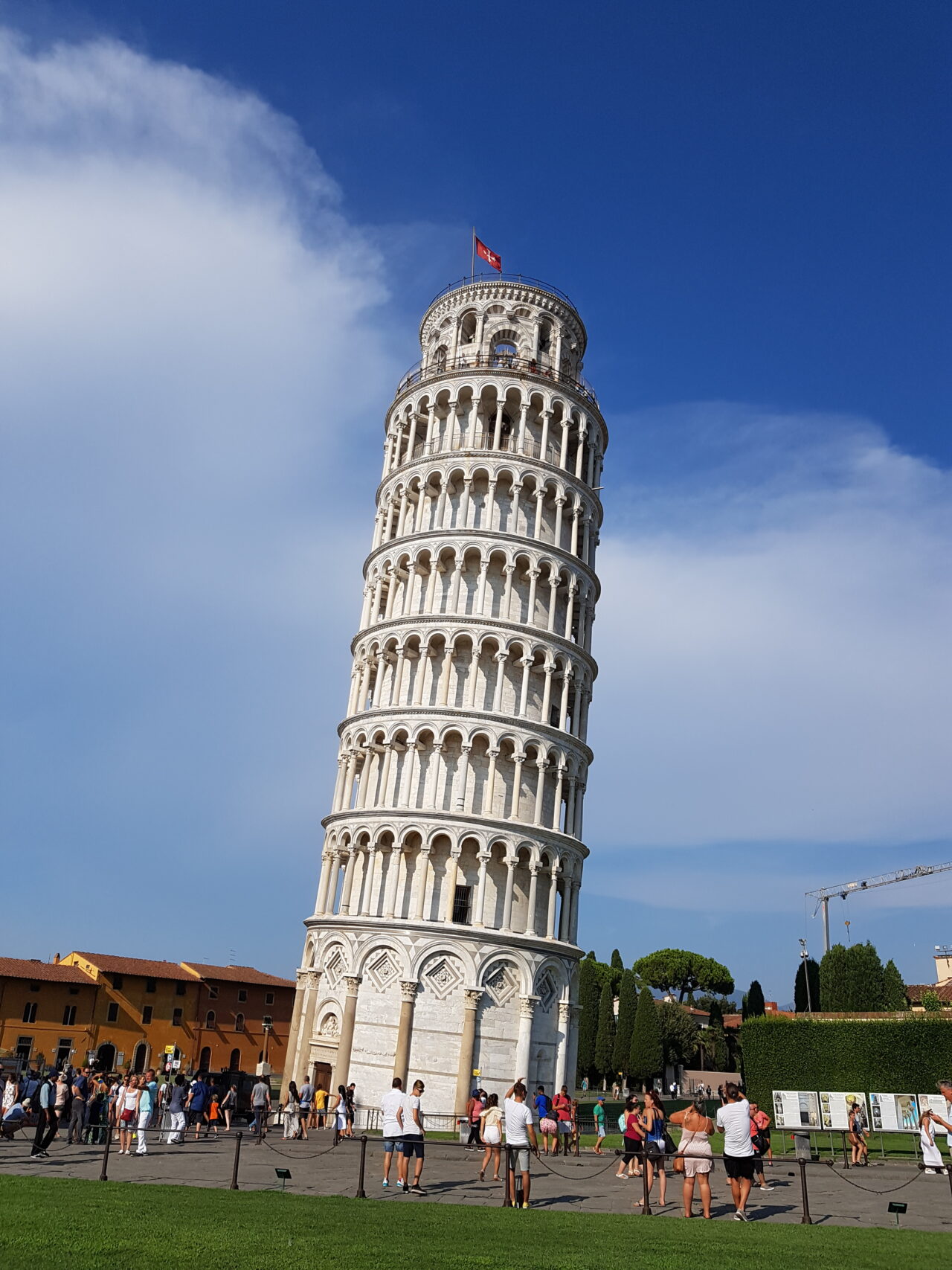 Turnul Inclinat Din Pisa-Bijuterie Arhitecturala Fascinanta